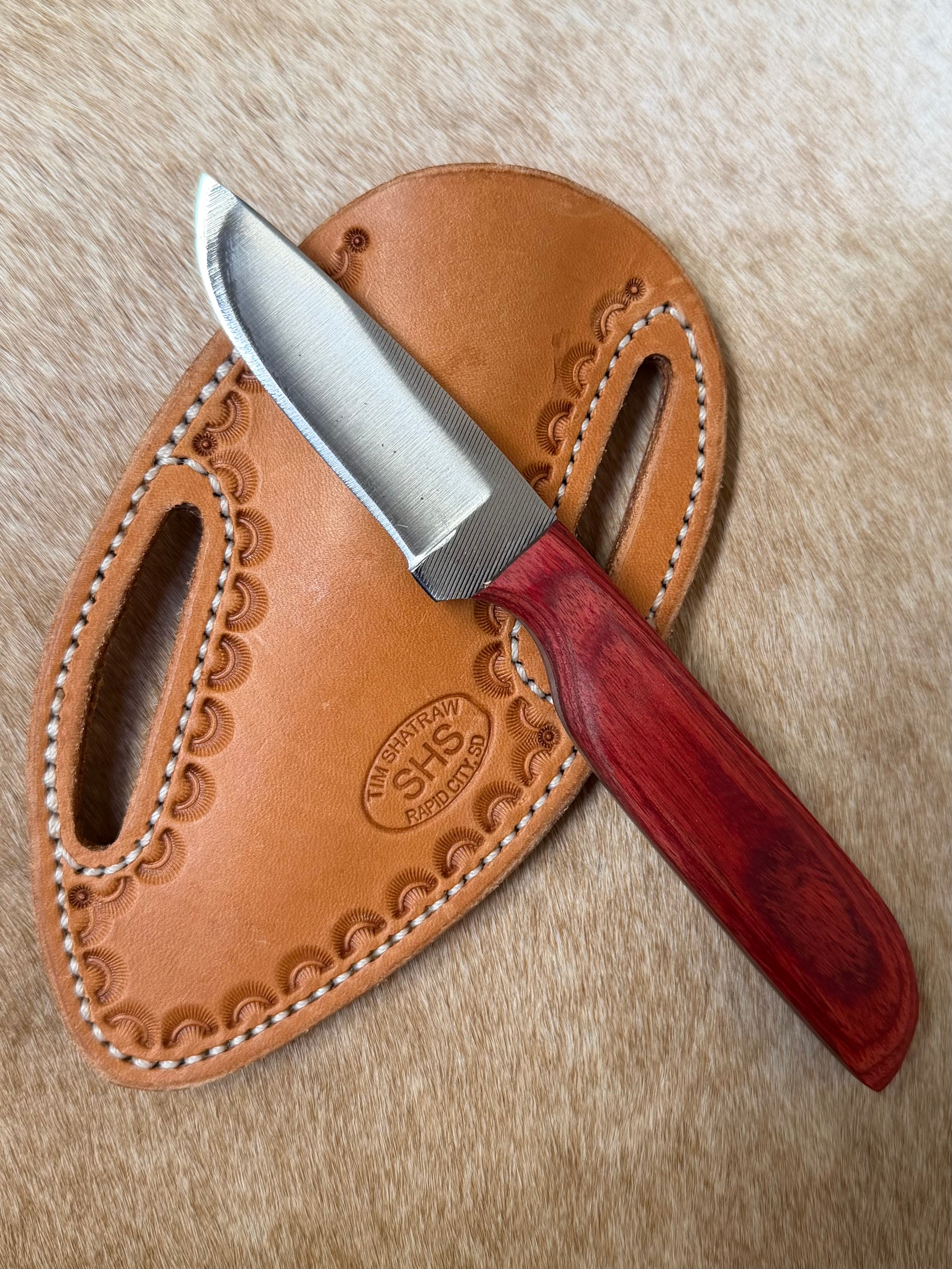 Sacred Heart Red Wooden Handle Knife & Border Sheath - Right Draw ...